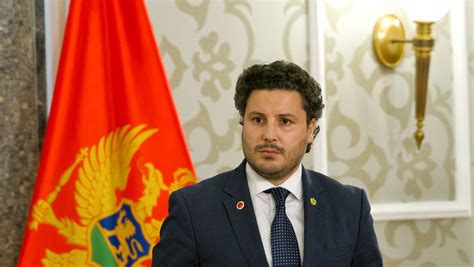 Абазовић Остајем премијер нећу примати посланичку плату — Rt Balkan