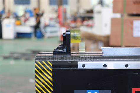 D CNC Engraving Machine With CNC Rotary Axis Blue Elephant CNC Machinery