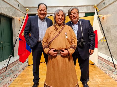 Догмидын Сосорбарамд Японы эзэн хааны одон гардуулжээ