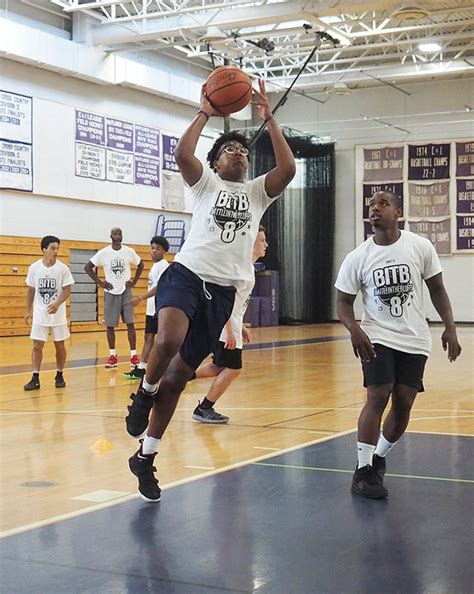 Eighth Annual Battle In The Bluffs Is A Slam Dunk The Marthas