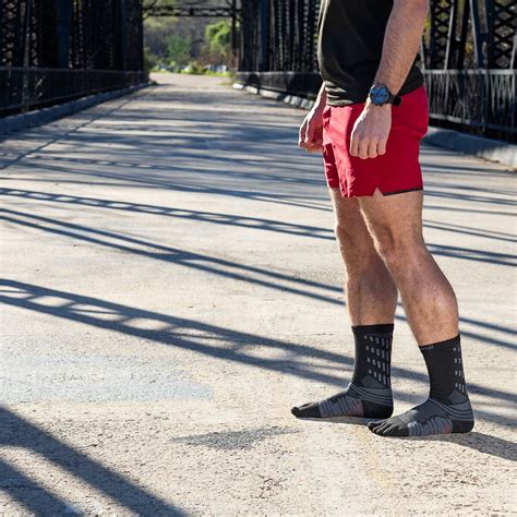 Injinji Ultra Run Crew Coolmax Sock Mens Clothing