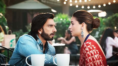 Body Language Signs That Ll Tell You Shes Not Enjoying The Date GQ India