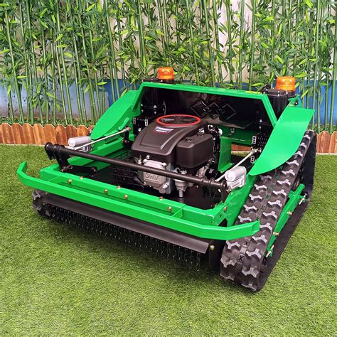 Crawler Remote Controlled Brush Mower Vtlm800 With Snow Blade
