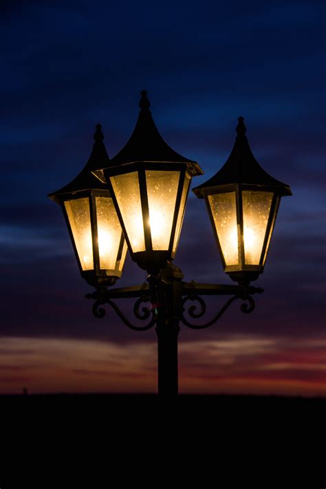 배경 화면 가로등 일몰 하늘 구름 대칭 저녁 램프 황혼 빛 조명 헤멜 준비 몰몬 스카이닝 부랑자 어둠 전등 3203x4804