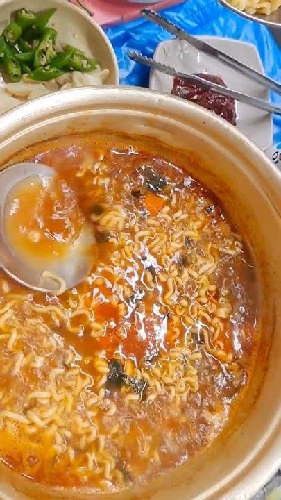 퇴근 후 소확행 소고기 라면 먹고 힐링소고기라면 라면 간단요리 집밥 혼밥 Shorts Koreanfood Youtube
