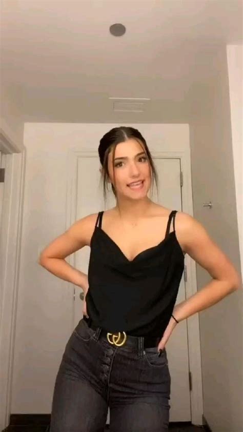 Charli Tiktok Idee Di Moda Outfit Corti Foto Di Celebrit