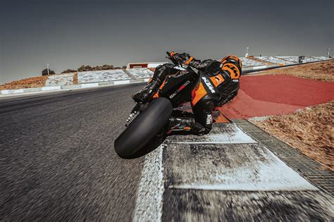 KTM Super Duke RR MOTOMAG