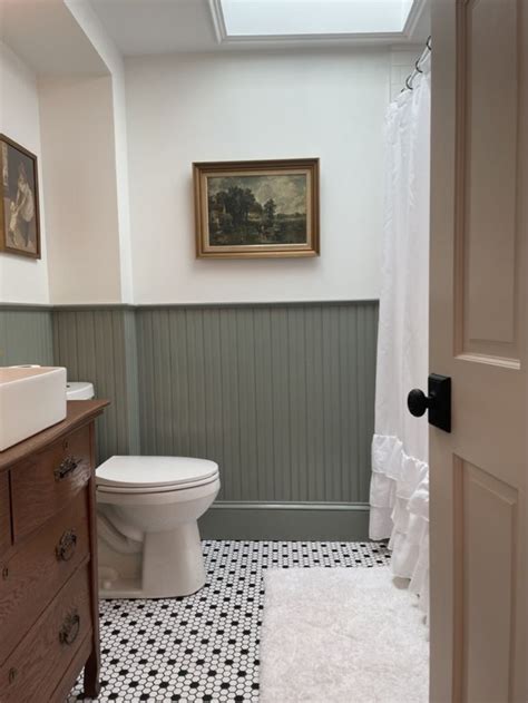 Farmhouse Bathroom Decor With Beadboard And Wainscoting Cozy Vintage