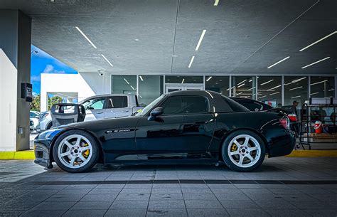 White On Black Rs2000