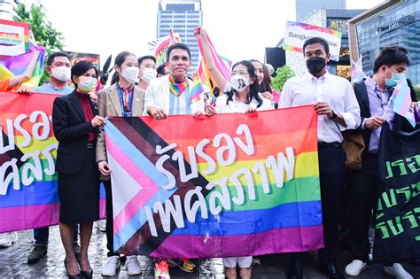 พม โดย สค ร่วมกิจกรรม และขึ้นกล่าวแสดงความคิดเห็น ในการเปิด ร่าง