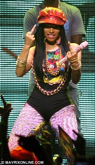 Nicki Minaj Shows Off Famous Derriere In Skimpy Black Knickers Daily Mail Online