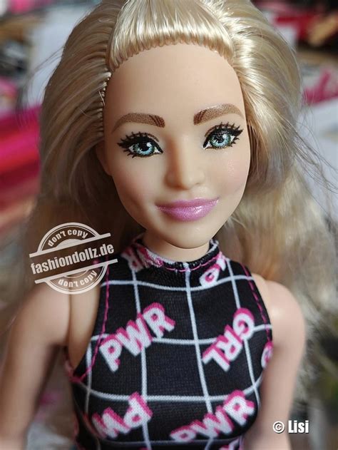 2022 Fashionistas #202 Barbie HJT01 - Fashiondollz.info
