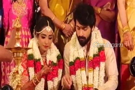 நடிகர் ஹரிஷ் கல்யாண் நர்மதா திருமணம் முடிந்தது திருமண ஜோடியின் புகைப்படங்கள்