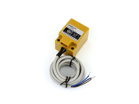 Si2005 เซนเซอร์ตรวจจับโลหะ Inductive Proximity Sensor Detection 20mm Npn No Dc6 36v Tl N20me1
