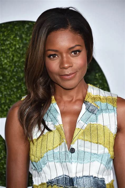 Naomie Harris Scrolller