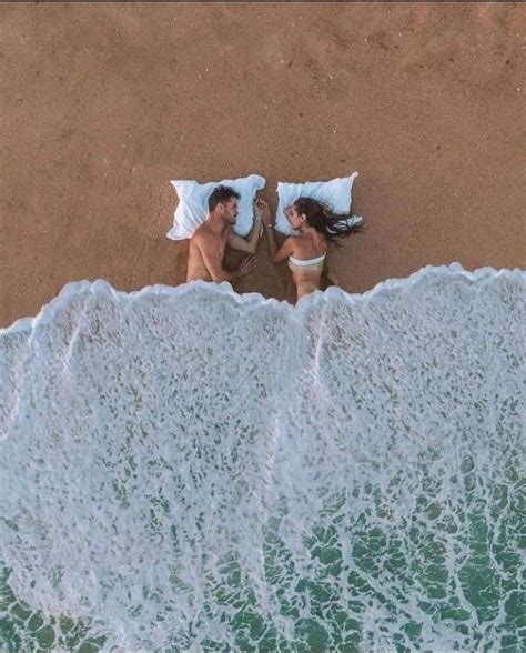 Pin By Pabo On P H O T O G R A P H Y Couple Beach Romantic Beach