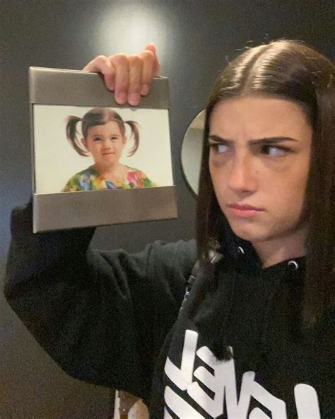 Pin By Mari On Baddie Charli Damelio Rare Bad Girl Aesthetic