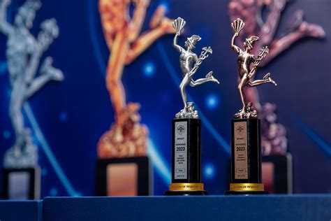 ХААН Банкийг “Оны шилдэг ААН” “Банкны салбарын Энтрепренер” ээр тодрууллаа