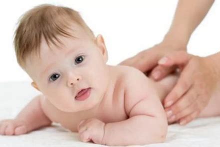 Teknik dan Cara Pijat Bayi yang Benar - Nagademo