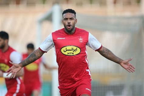 عکس ناراحتی همسر لوکادیا از توهین پرسپولیسی‌ها؛ به حریم خصوصی من