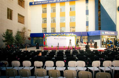 Australian 🎓 Австралиан Смарт Скүүл Оф Улаанбаатар сургуулийн анхны Xii ангийн төгсөгчид 👨‍🏫