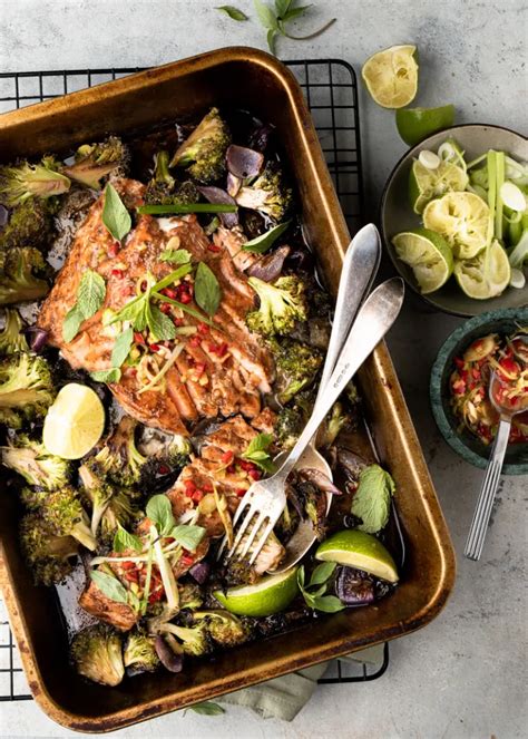 Broccoli Uit De Oven Met Zalm Recept Voedsel Ideeën Gerecht Met Groente Heerlijk Eten