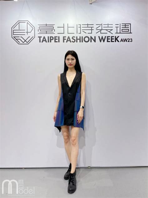 Mona Model網 一個連盲腸都有自介影片的Model網站