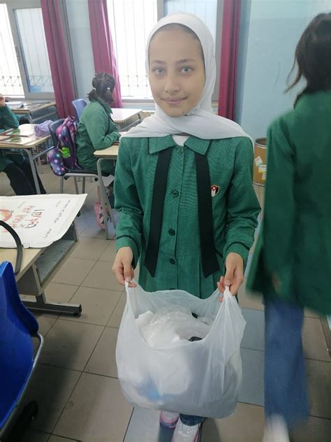 لمدرست مدرسة عائشة بنت ابي بكر الثانوية المختلطة السلط