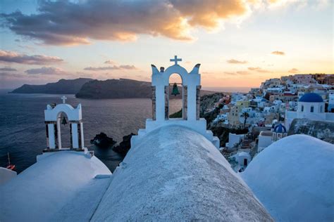 Sunset In Oia Santorini 2 Amazing Photography Locations Earth Trekkers