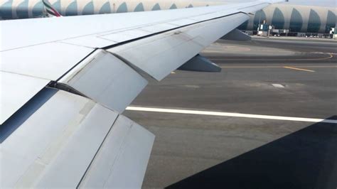 Boeing 777 Take Off From Dubai Flaps Extended Youtube