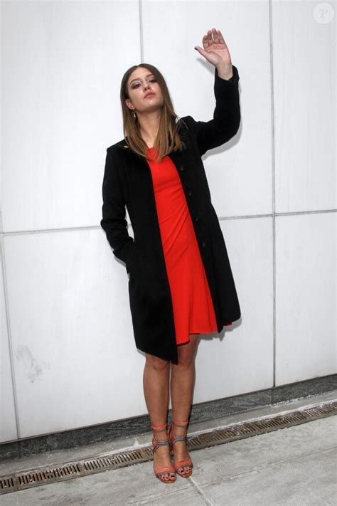 Adèle Exarchopouloss Feet Photos And Gallery