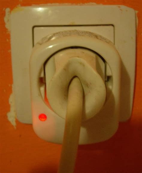 How To Place Your Electrical Socket Safely In The Wall If It Was Pulled Out Hacks Mods