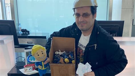 Meet The Fallout 4 Wanderer Leaving Bobbleheads Around Boston
