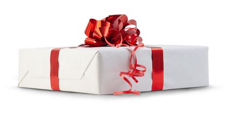 메리 크리스마스 선물 선물 상자는 빨간색 밝은 리본 활로 싸여 있으며 인사말 카드 발렌타인 데이 및 어머니의 날 쇼핑 또는 광고 배너에 대한 흰색 배경에 고립 된 정면도