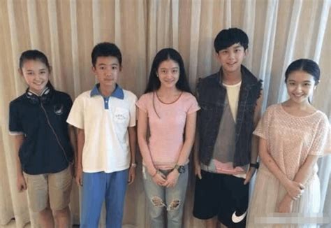 蒋依依和吴磊依依和雪迎依依和磊的第4页大山谷图库