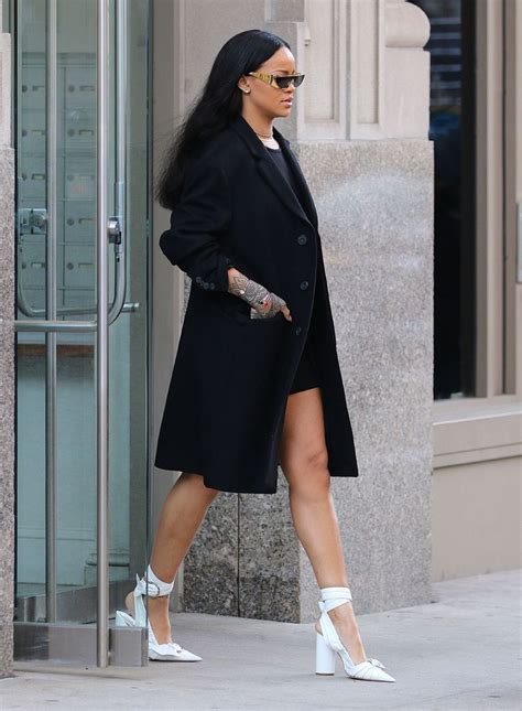 Rihanna S Most Iconic Fashion Moments Of All Time Artofit