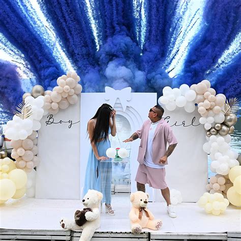 Netizens Slam Man For Ignoring Wife At Gender Reveal