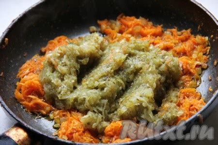 Пирожки с картошкой и солёными огурцами: 8 фото в рецепте