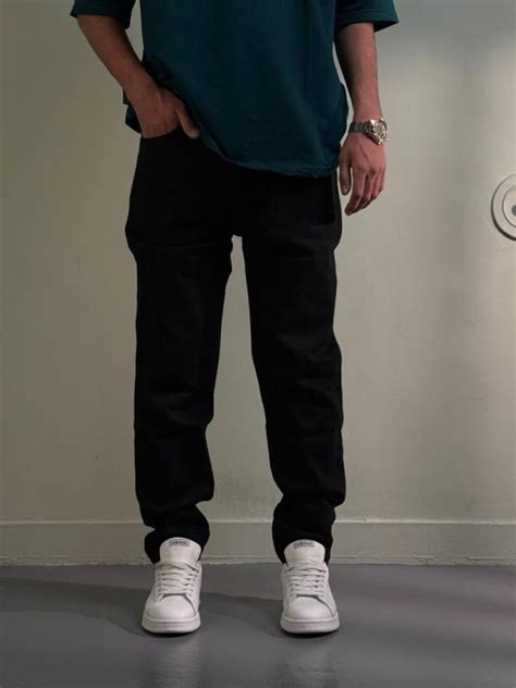 خرید شلوار مام فیت مردانه در مدل ها و طرح های متنوع همهمه بوتیک