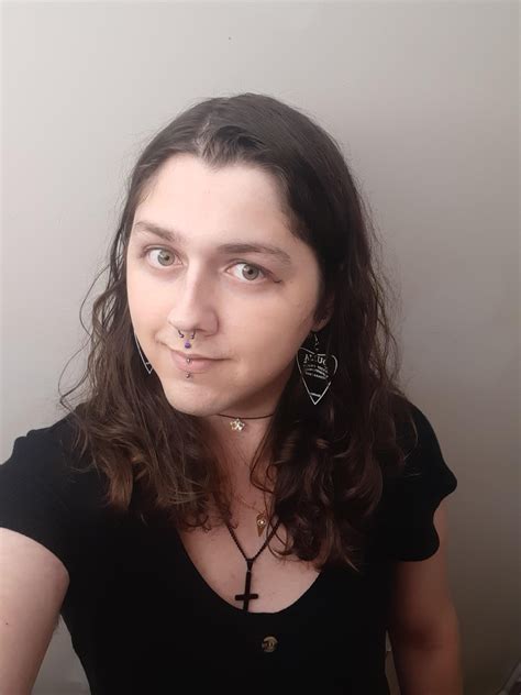How Tf Do I Pose 🙃 Rnonbinary