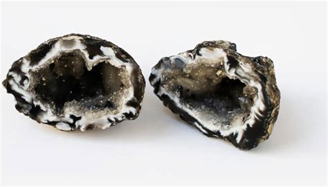 Black Chalcedony Meaning Properties Benefits Uses Aurora Gems The
