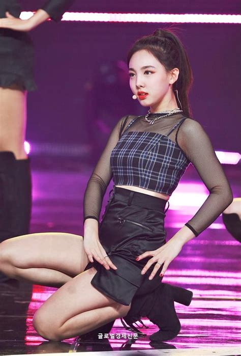 181114 Nayeon Rnayeon 181114 Nayeon Rnayeon