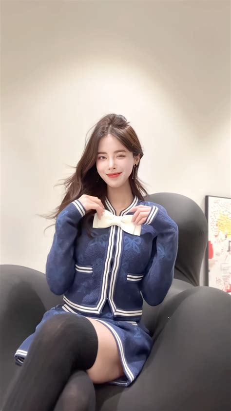 주 나인그랩 고급스럼이 차르륵 세련된 크롭자켓 와이드 슬랙스 셋업💛 그리고 가슴선을 더 이쁘게 연출해줄 캡 내장 하트