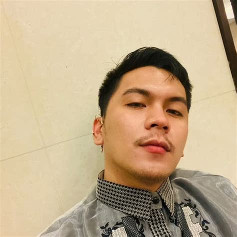 Jhon Mark Itsmarking • Threads Say More