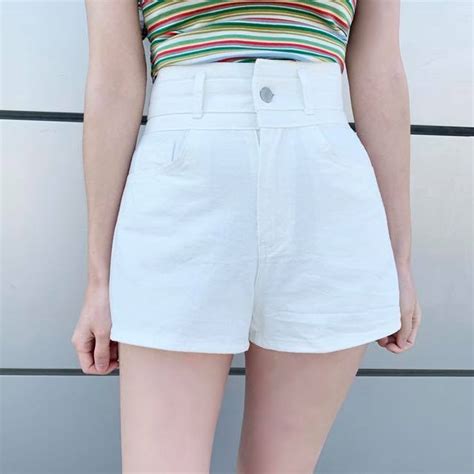 심플와이 주문폭주🔥 하이웨스트 숏팬츠 입니다 허리를 슬림하게 잡아주며 깔끔한 무지 디자인으로 올