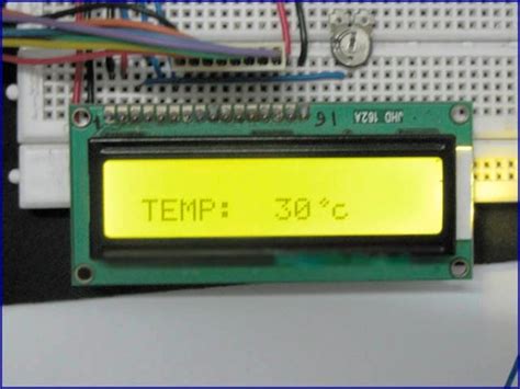 digital thermometer with pic16f84 circuit