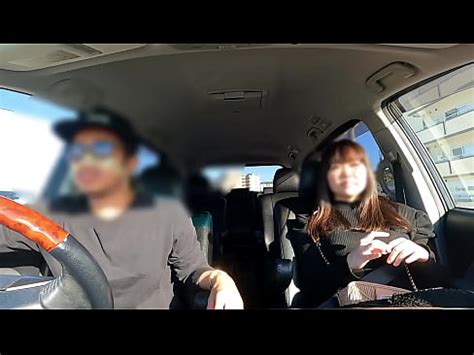 El sexo en el auto estalló repentinamente mientras conducía Quiero que me en un auto