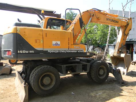 Аренда полноповоротного экскаватора Hyundai R140w 9s в Москве недорого