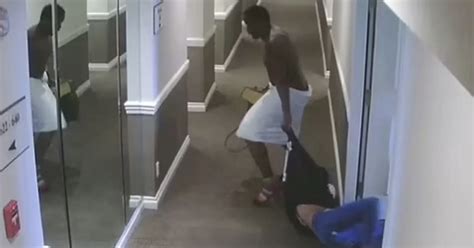 Puff Daddy Picchia A Sangue L Ex Fidanzata Cassie Ventura In Albergo Il Video Integrale Il