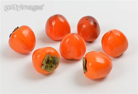 대봉감열매빨간색가을수확감과일음식가을정물누끼배경흰색실내클로즈업한국 이미지 A12211606 게티이미지뱅크